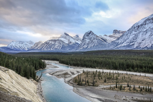 Afbeeldingen over "Canadian Landscape" – Blader in stockfoto's ...