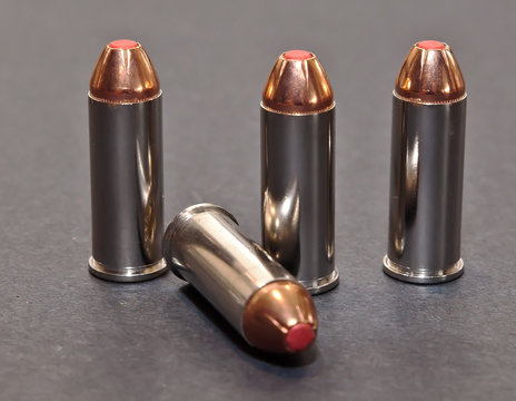 Afbeeldingen over "Four Bullets" – Blader in stockfoto's, vectoren en ...