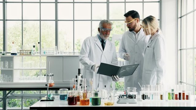 Chemists Images – Browse 611,221 Stock Photos, Vectors, and Video ...