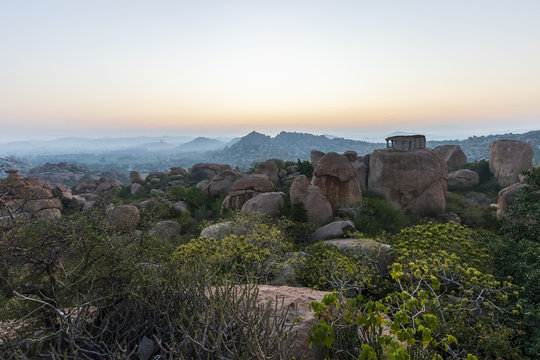 Humpi Bilder – Durchsuchen 541 Archivfotos, Vektorgrafiken und Videos ...