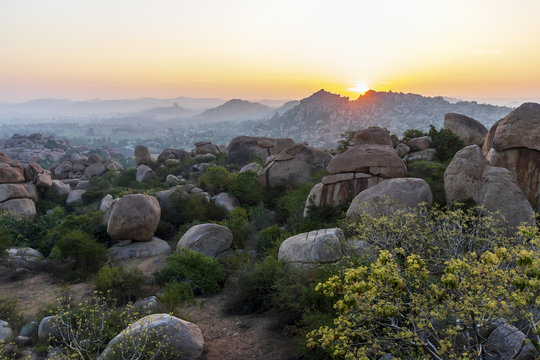 Humpi Bilder – Durchsuchen 542 Archivfotos, Vektorgrafiken und Videos ...