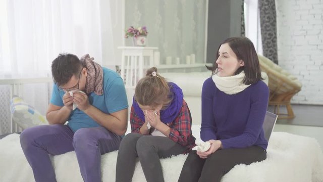 รูปภาพSneeze – เลือกดูภาพถ่ายสต็อก เวกเตอร์ และวิดีโอ133,531 | Adobe Stock