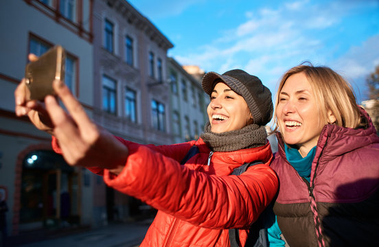 36 BEST Lauhg IMAGES, STOCK PHOTOS & VECTORS | Adobe Stock