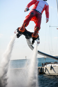 Flyboarding Bilder – Durchsuchen 1,126 Archivfotos, Vektorgrafiken und ...