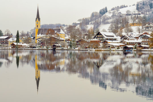 รูปภาพSpitzig – เลือกดูภาพถ่ายสต็อก เวกเตอร์ และวิดีโอ463 | Adobe Stock