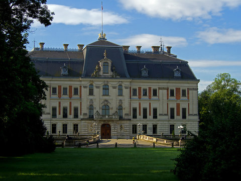 Imágenes de Pless: descubre bancos de fotos, ilustraciones, vectores y ...