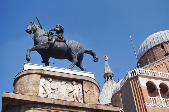 「Gattamelata」の画像 - 203 件の Stock 写真、ベクターおよびビデオ | Adobe Stock