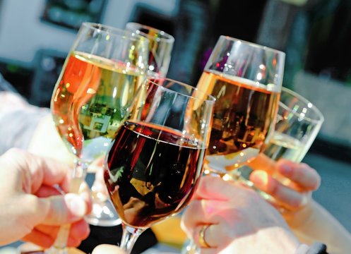 Winzerei bilder – Bläddra bland 1,016 stockfoton, vektorer och videor ...