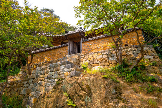 รูปภาพMiryang-Si – เลือกดูภาพถ่ายสต็อก เวกเตอร์ และวิดีโอ113 | Adobe Stock