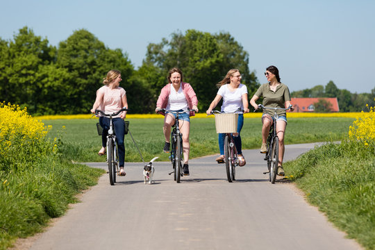 "Radtour Bilder – Durchsuchen 17,694 Archivfotos, Vektorgrafiken und ...