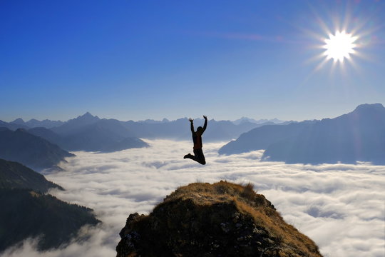 Freudensprung-Bilder: Stock-Fotos & -Videos. | Adobe Stock