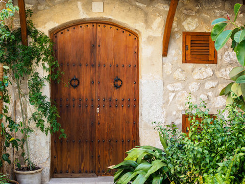รูปภาพPuerta – เลือกดูภาพถ่ายสต็อก เวกเตอร์ และวิดีโอ72,648 | Adobe Stock