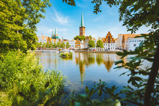 「Schleswig」の写真素材 | 9,910件の無料イラスト画像 | Adobe Stock