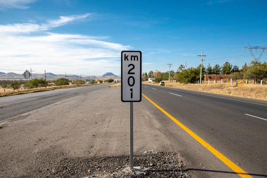 Kilometro 이미지 – 찾아보기 113 스톡 사진, 벡터 및 비디오 | Adobe Stock