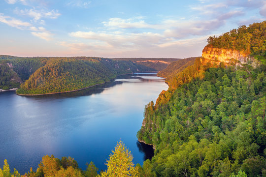 รูปภาพ"Ural – เลือกดูภาพถ่ายสต็อก เวกเตอร์ และวิดีโอ64,366 | Adobe Stock