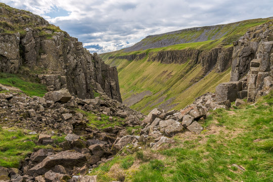 Trogtal Bilder – Durchsuchen 1,725 Archivfotos, Vektorgrafiken und ...