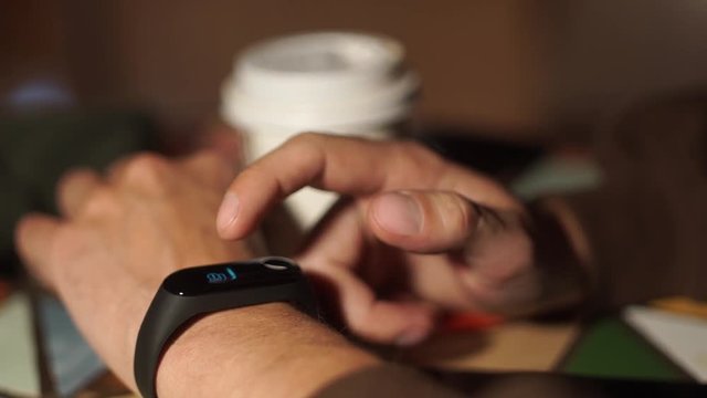 Fitbit Images – Browse 935 Stock Photos, Vectors, and Video | Adobe Stock