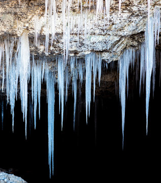 รูปภาพStalagmites – เลือกดูภาพถ่ายสต็อก เวกเตอร์ และวิดีโอ39,180 ...