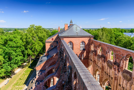 Dorpat Billeder – Gennemse 4,061 stockfotos, vektorer og videoer ...
