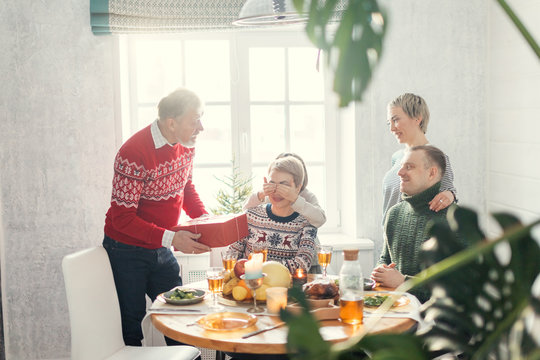 Family Gifting Gathering Images – Browse 3,977 Stock Photos, Vectors ...