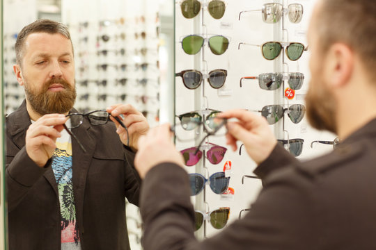 Short-Sighted bilder – Bläddra bland 11,182 stockfoton, vektorer och ...