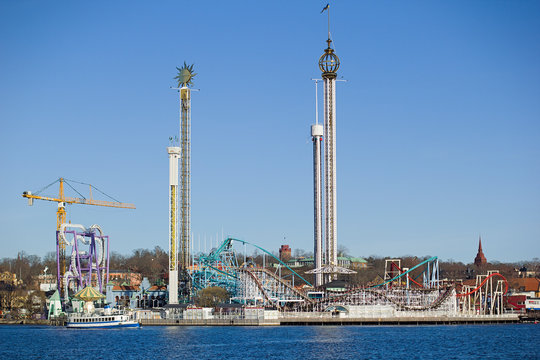 "Montagne Russe" Bilder – Durchsuchen 147 Archivfotos, Vektorgrafiken ...