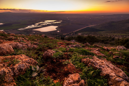 Ahula - Images et vidéos libres de droits | Adobe Stock