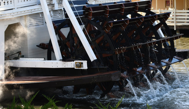 Paddle-Boat-Bilder: Stock-Fotos & -Videos. | Adobe Stock