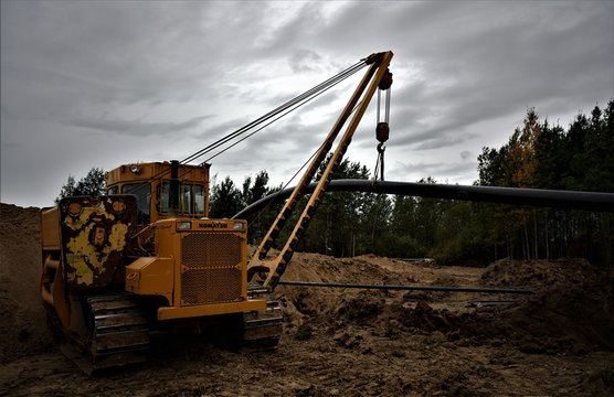 Midwestern Side Boom Pipe Layer Clipart