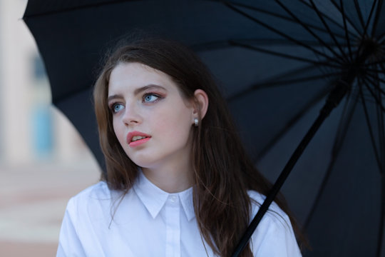 "Single Girl" Bilder – Durchsuchen 267 Archivfotos, Vektorgrafiken und ...