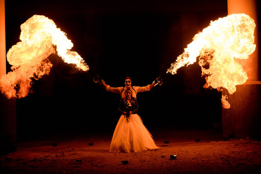 รูปภาพFlammenwerfer – เลือกดูภาพถ่ายสต็อก เวกเตอร์ และวิดีโอ2,587 ...