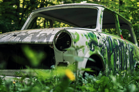 Autowrack bilder – Bläddra bland 982 stockfoton, vektorer och videor ...