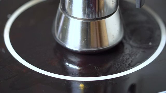 "Mocha Pot" Bilder – Durchsuchen 321 Archivfotos, Vektorgrafiken und ...