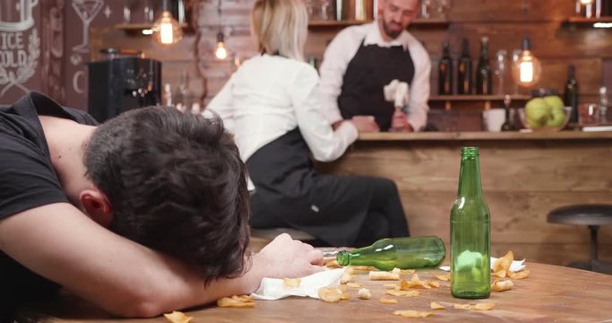 Custumer Bilder – Durchsuchen 300 Archivfotos, Vektorgrafiken und ...