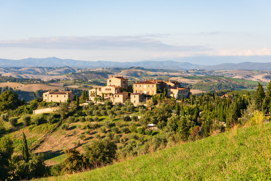 Tuskani bilder – Bläddra bland 603 stockfoton, vektorer och videor ...