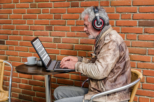 รูปภาพFreiberufler – เลือกดูภาพถ่ายสต็อก เวกเตอร์ และวิดีโอ1,376 ...