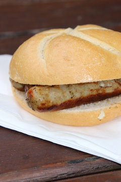 376 BESTE Bratwurstsemmel BILDER, STOCK-FOTOS & -VEKTORGRAFIKEN | Adobe ...