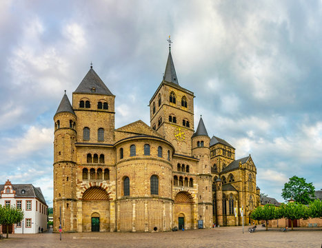 Domfreihof Images – Browse 51 Stock Photos, Vectors, and Video | Adobe ...