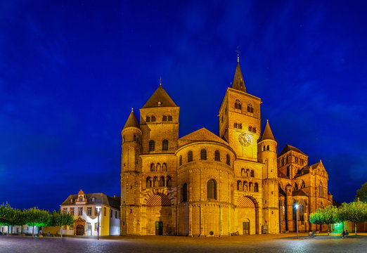 Domfreihof Images – Browse 51 Stock Photos, Vectors, and Video | Adobe ...