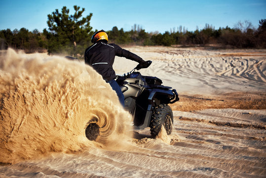 Four-Wheel 이미지 – 찾아보기 3,584 스톡 사진, 벡터 및 비디오 | Adobe Stock