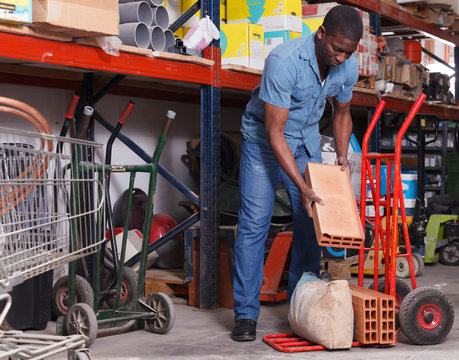 Handbarrow-Bilder: Stock-Fotos & -Videos. | Adobe Stock