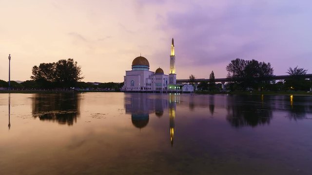 รูปภาพPuchong – เลือกดูภาพถ่ายสต็อก เวกเตอร์ และวิดีโอ108 | Adobe Stock