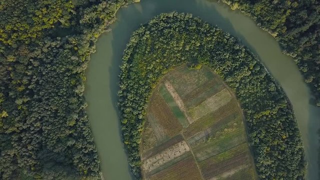 "River Meander" - Images et vidéos libres de droits | Adobe Stock