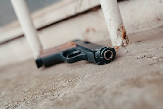 รูปภาพ"Tatort – เลือกดูภาพถ่ายสต็อก เวกเตอร์ และวิดีโอ1,960 | Adobe Stock