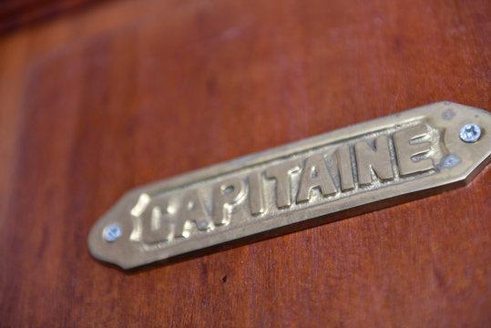 Capitaine Bilder – Durchsuchen 1,100 Archivfotos, Vektorgrafiken und ...