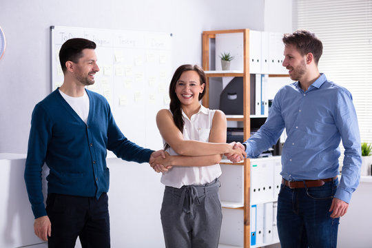 Middleman Bilder – Durchsuchen 6,922 Archivfotos, Vektorgrafiken und ...