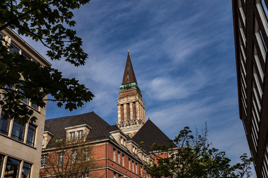 "Kieler Rathaus" bilder – Bläddra bland 45 stockfoton, vektorer och ...