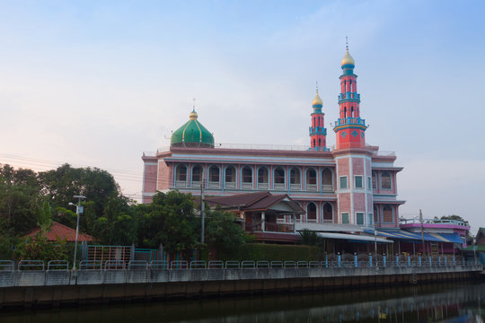 「Surau」の画像 - 147 件の Stock 写真、ベクターおよびビデオ | Adobe Stock