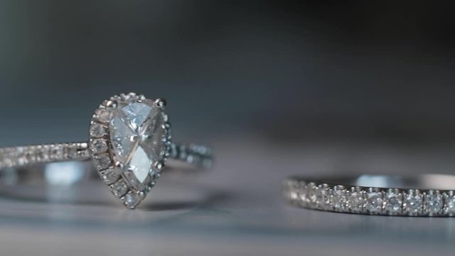 รูปภาพ"Engagement Ring" – เลือกดูภาพถ่ายสต็อก เวกเตอร์ และวิดีโอ50,764 ...