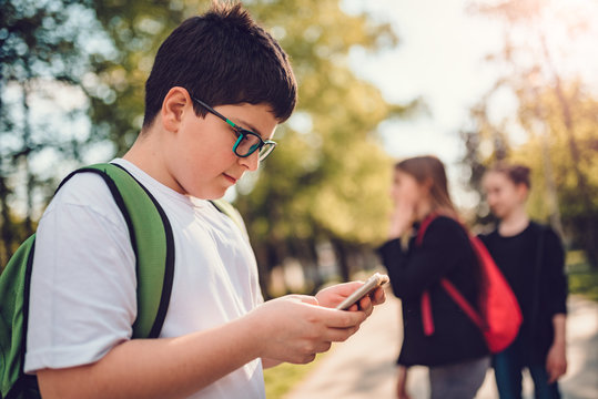 Cyber-Trolling Bilder – Durchsuchen 1,922 Archivfotos, Vektorgrafiken ...